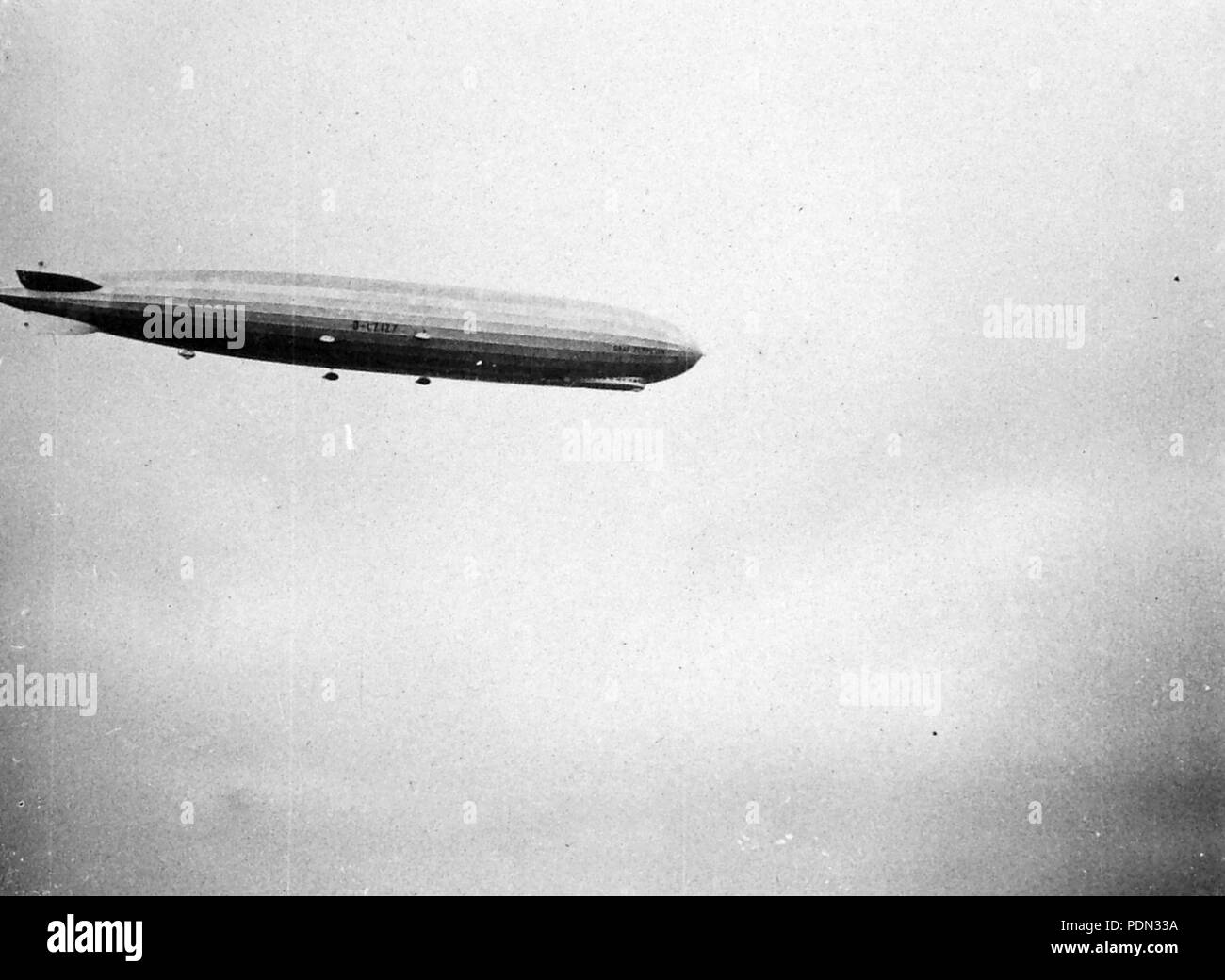 2 A Graf Zeppelin LZ 127 óriásléghajó útja. Fortepan 8290 Stock Photo - Alamy