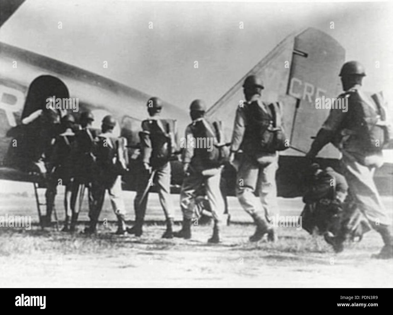 Australian army paratroopers hi-res stock photography and images - Alamy