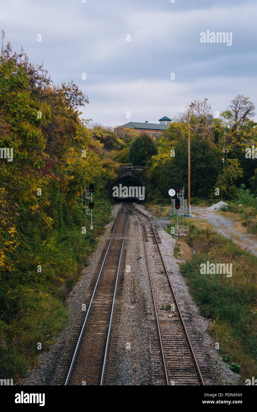 Railroad tracks in Remington, Baltimore, Maryland Stock Photo - Alamy