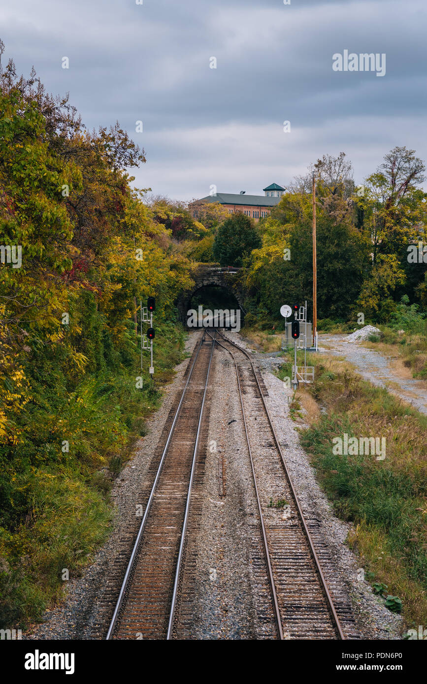 Railroad tracks in Remington, Baltimore, Maryland Stock Photo - Alamy