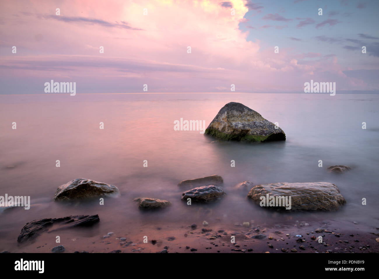 Purple lake hi-res stock photography and images - Alamy