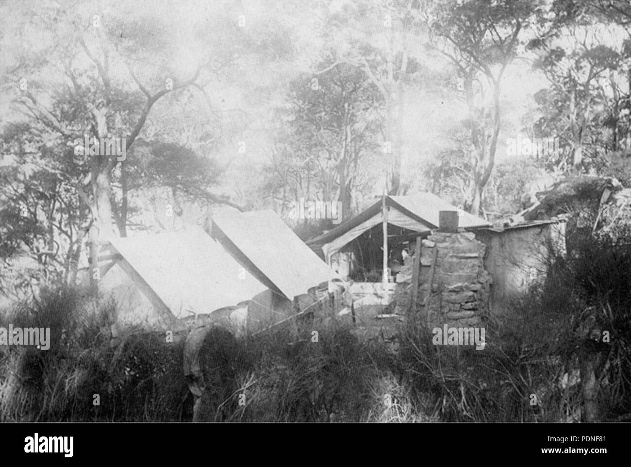 Images of camp so hi-res stock photography and images - Alamy