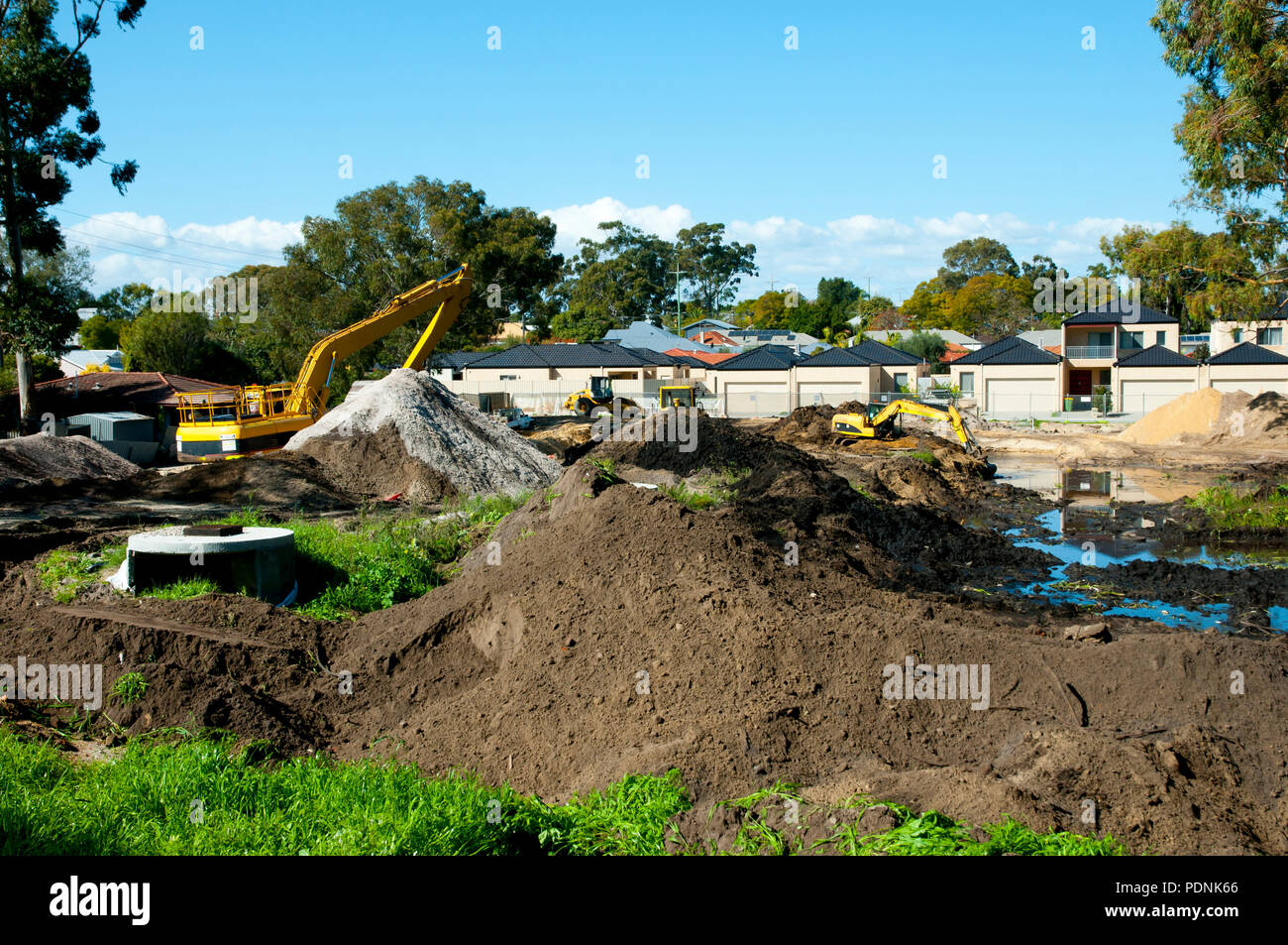 Suburb House Construction Stock Photo - Alamy