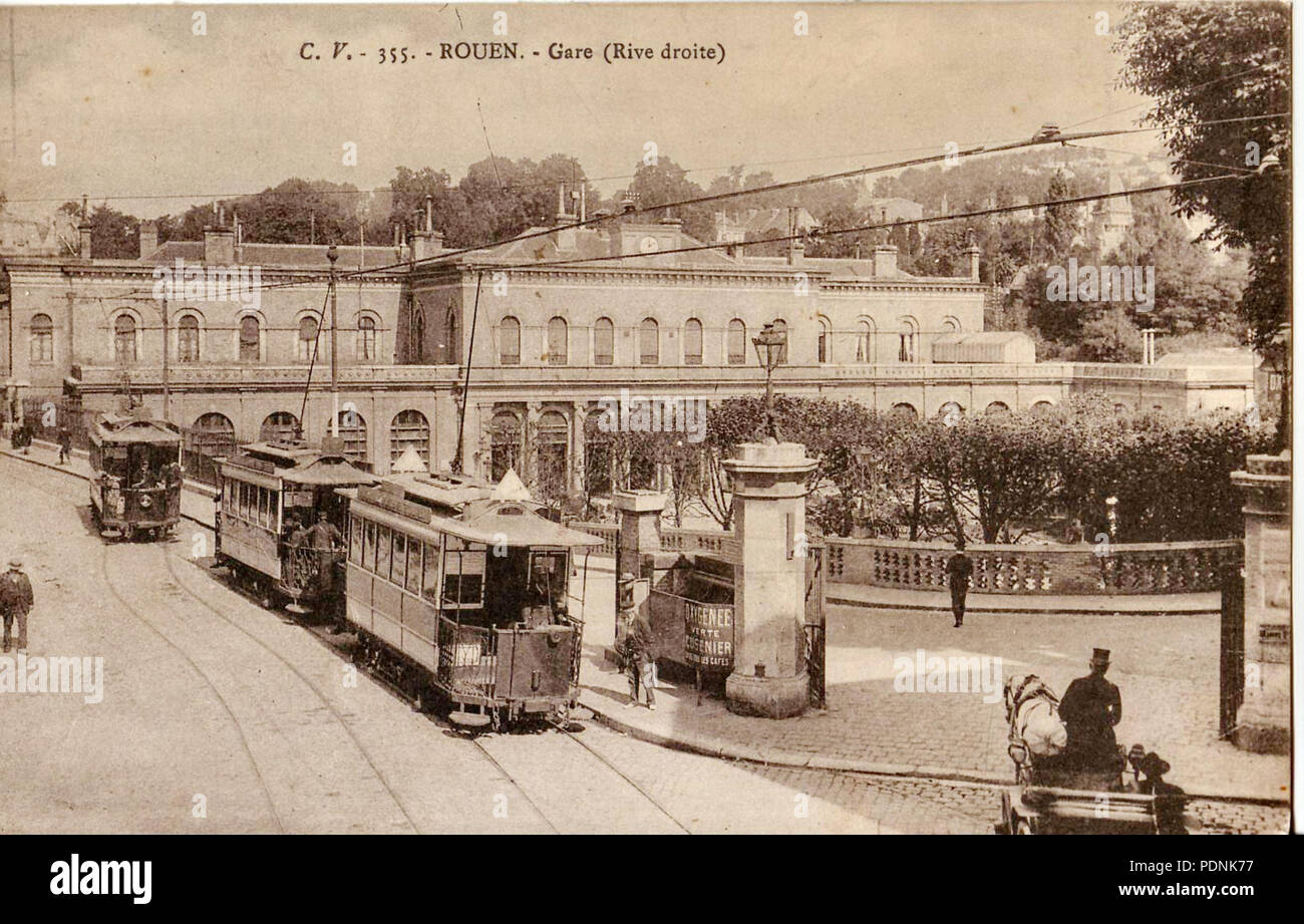 107 CV 355 - ROUEN - Gare (Rive droite Stock Photo - Alamy