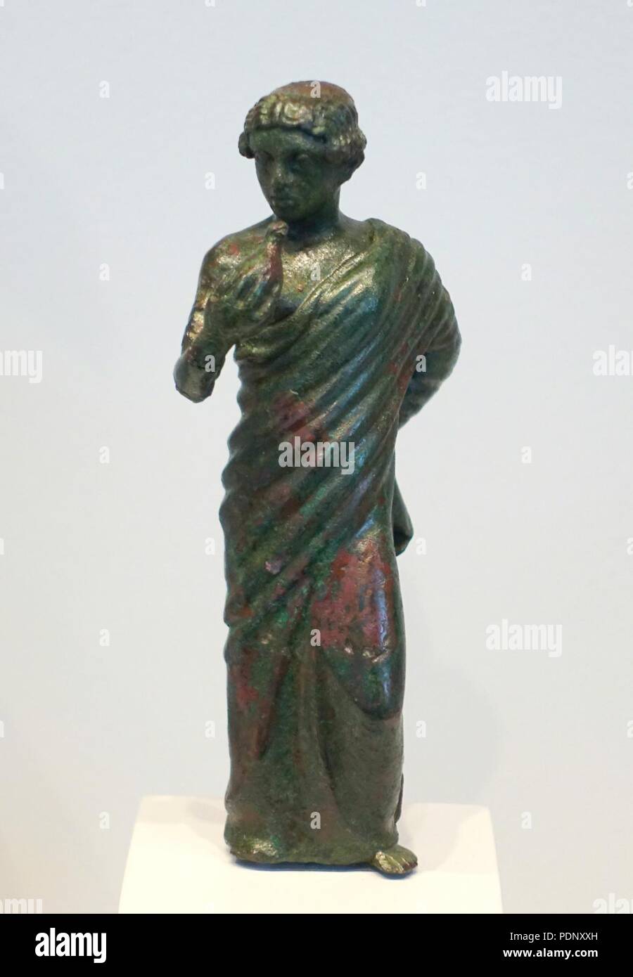 Aphrodite Holding a Dove, Greek, c. 460-450 BC, bronze Stock Photo - Alamy