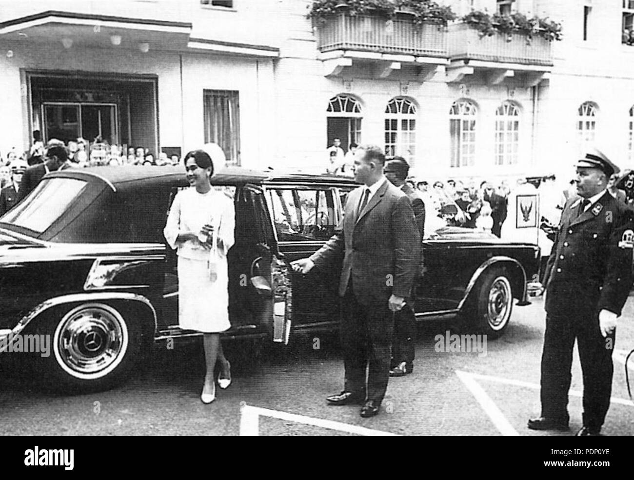Sirikit 1960 hi-res stock photography and images - Alamy