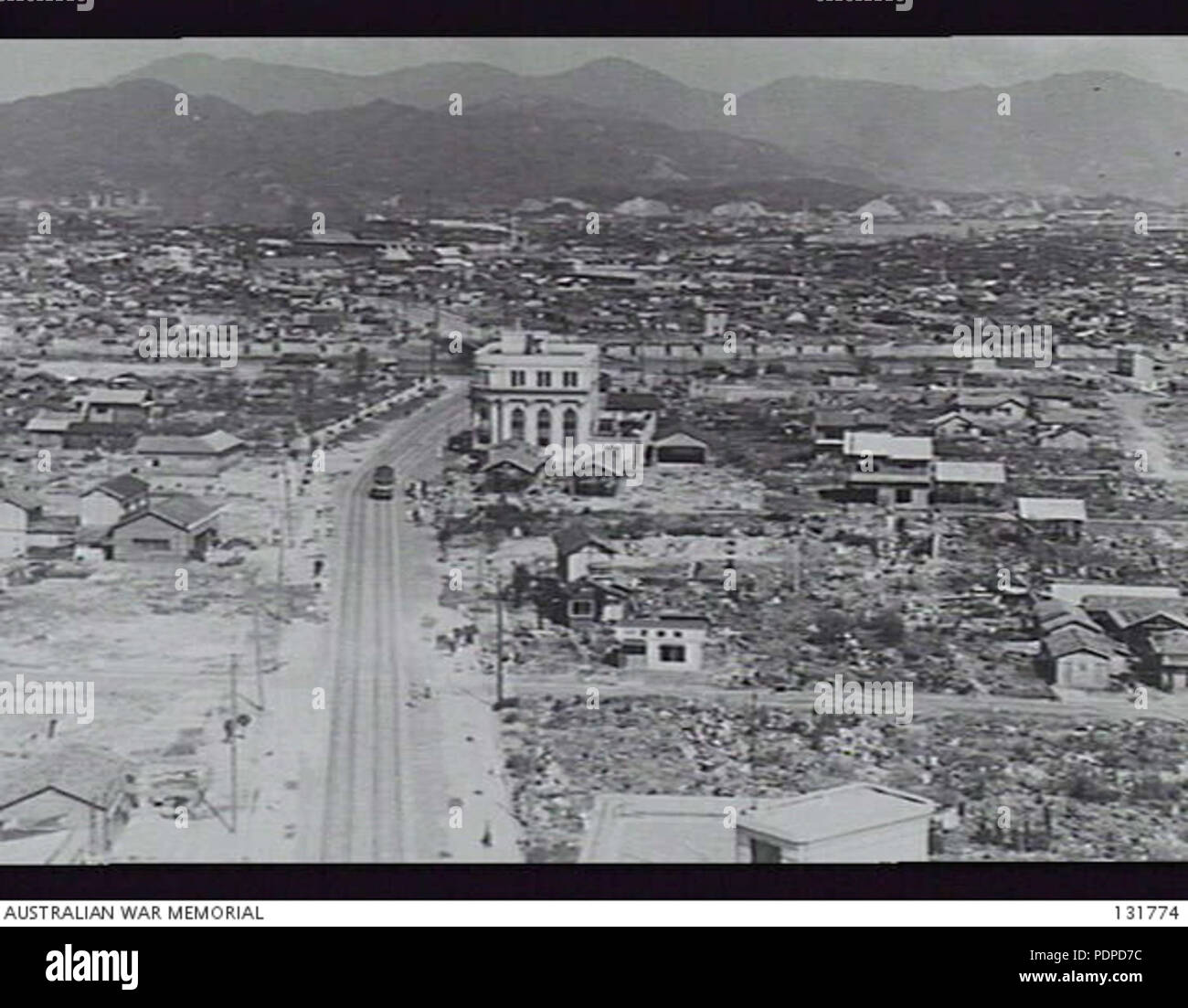 Dropped japanese atomic bomb hi-res stock photography and images - Alamy