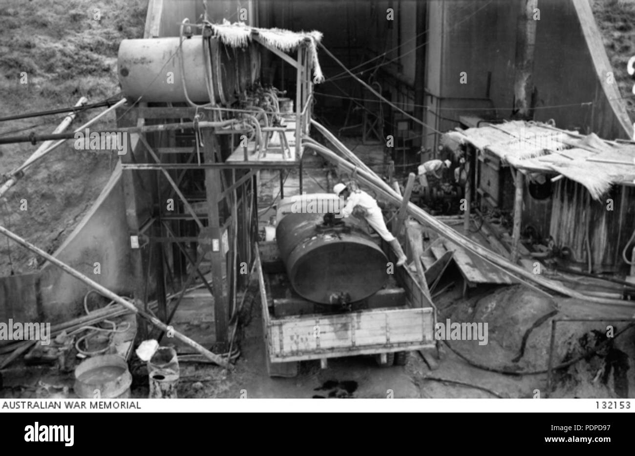 Hot oil truck hi-res stock photography and images - Alamy