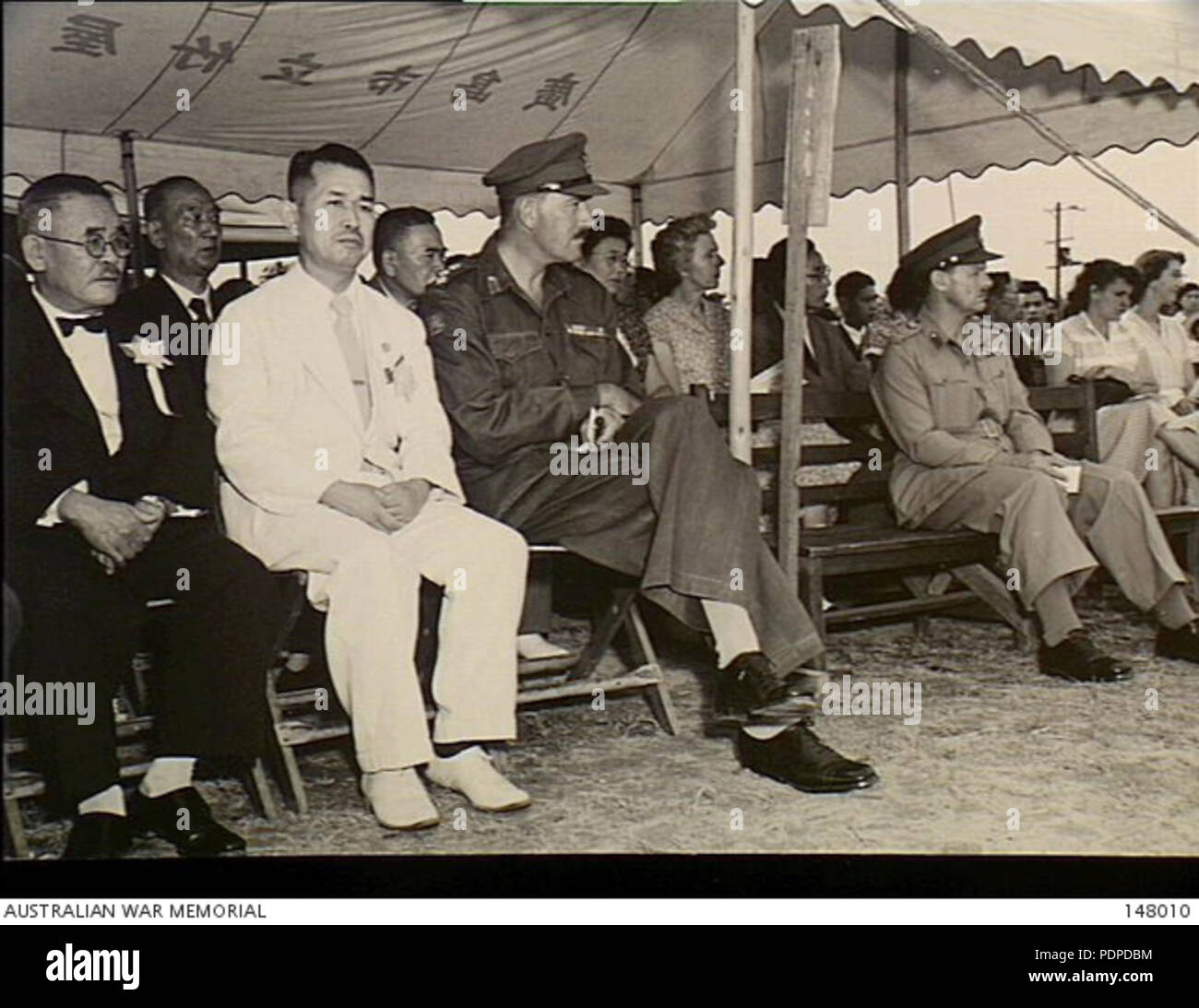 2 148010 Guests of honour at the Hiroshima Peace Festival. Brigadier R ...