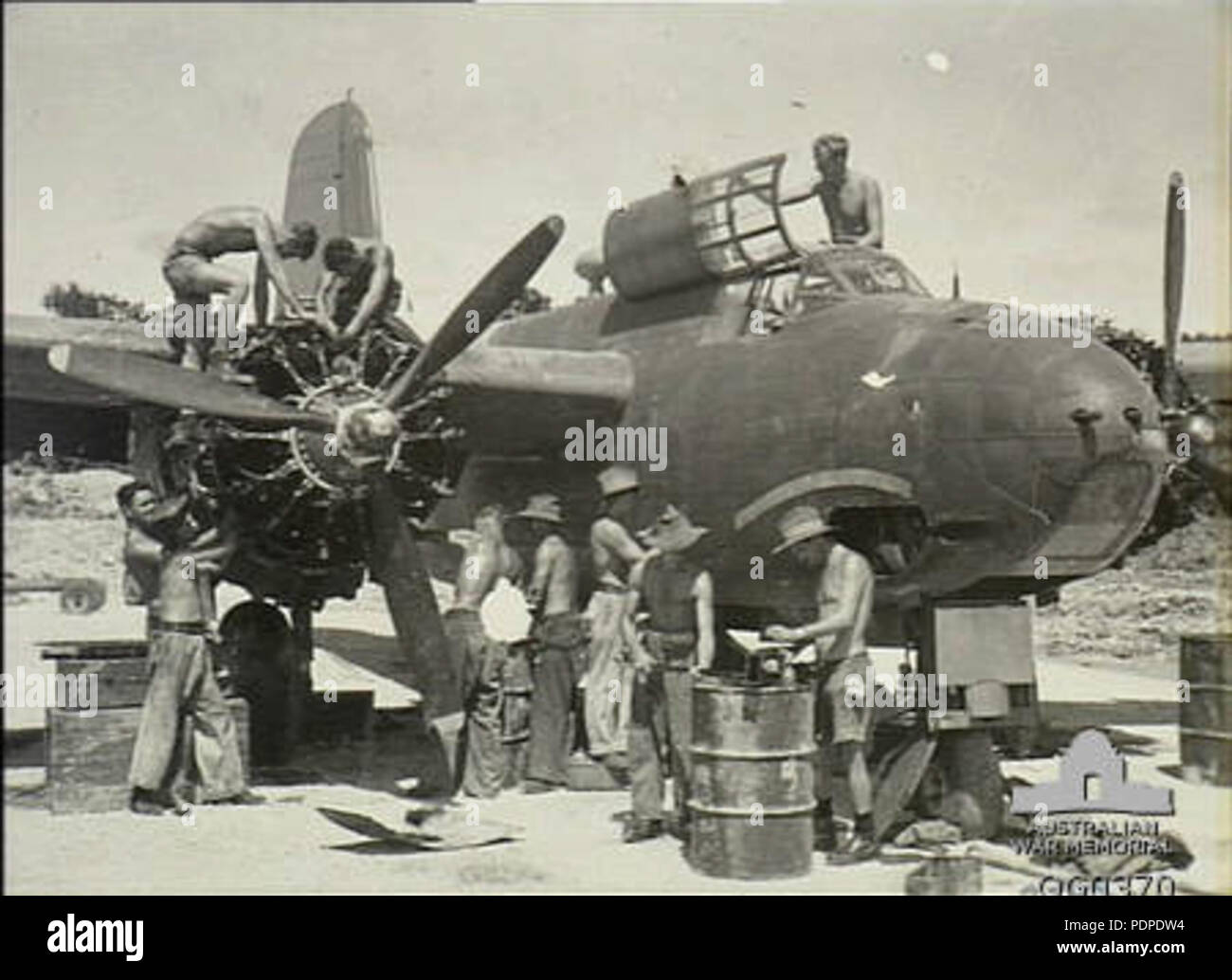 5 22 Squadron RAAF Boston and ground crew Dec 1943 AWM OG0370 Stock ...