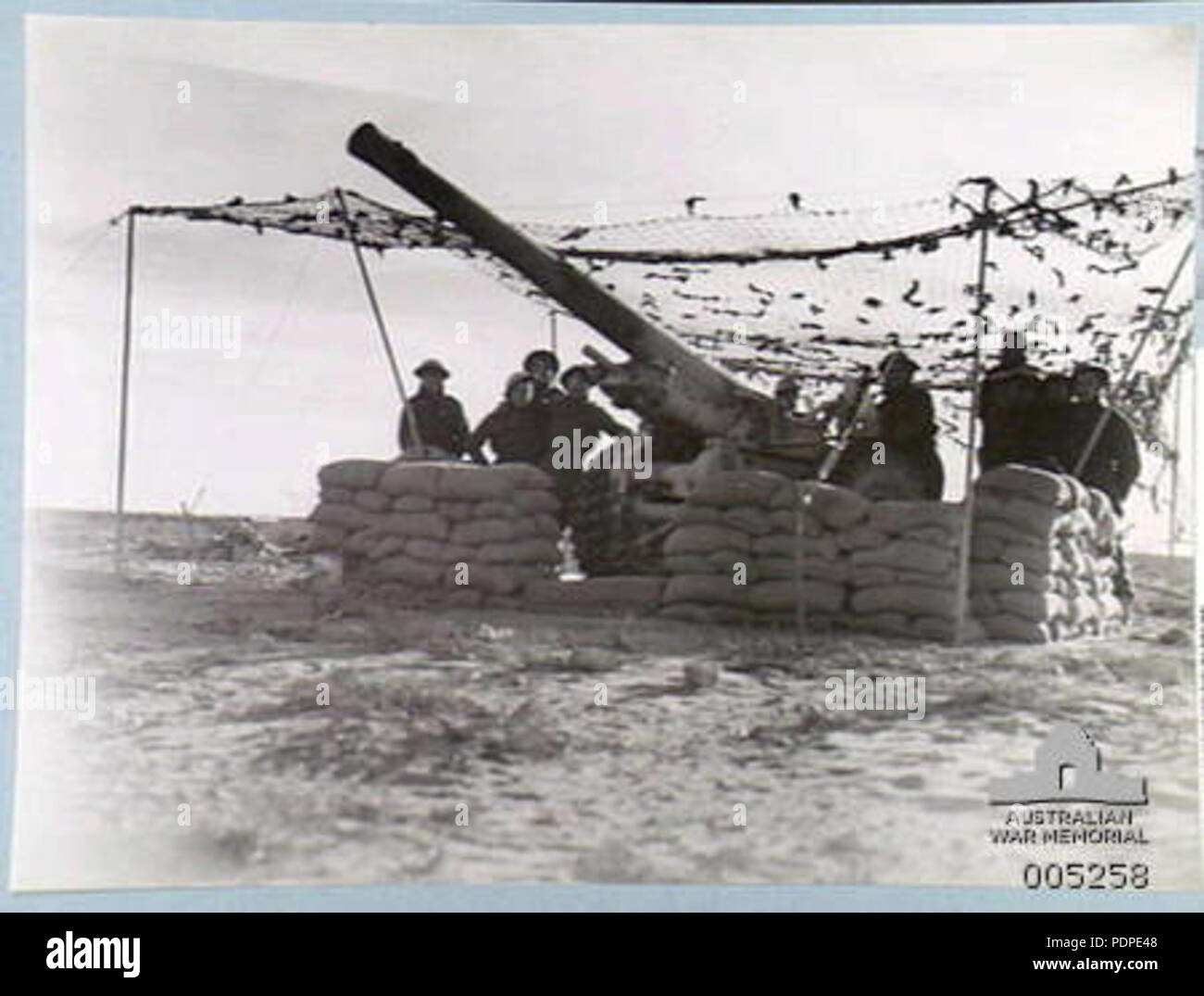 5 inch gun hi-res stock photography and images - Alamy