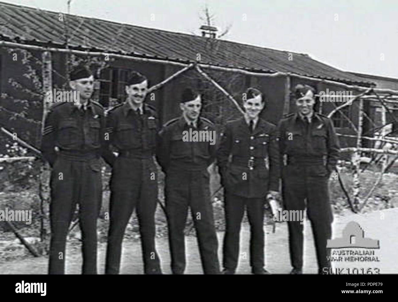 Australian soldiers world war ii raaf hi-res stock photography and ...