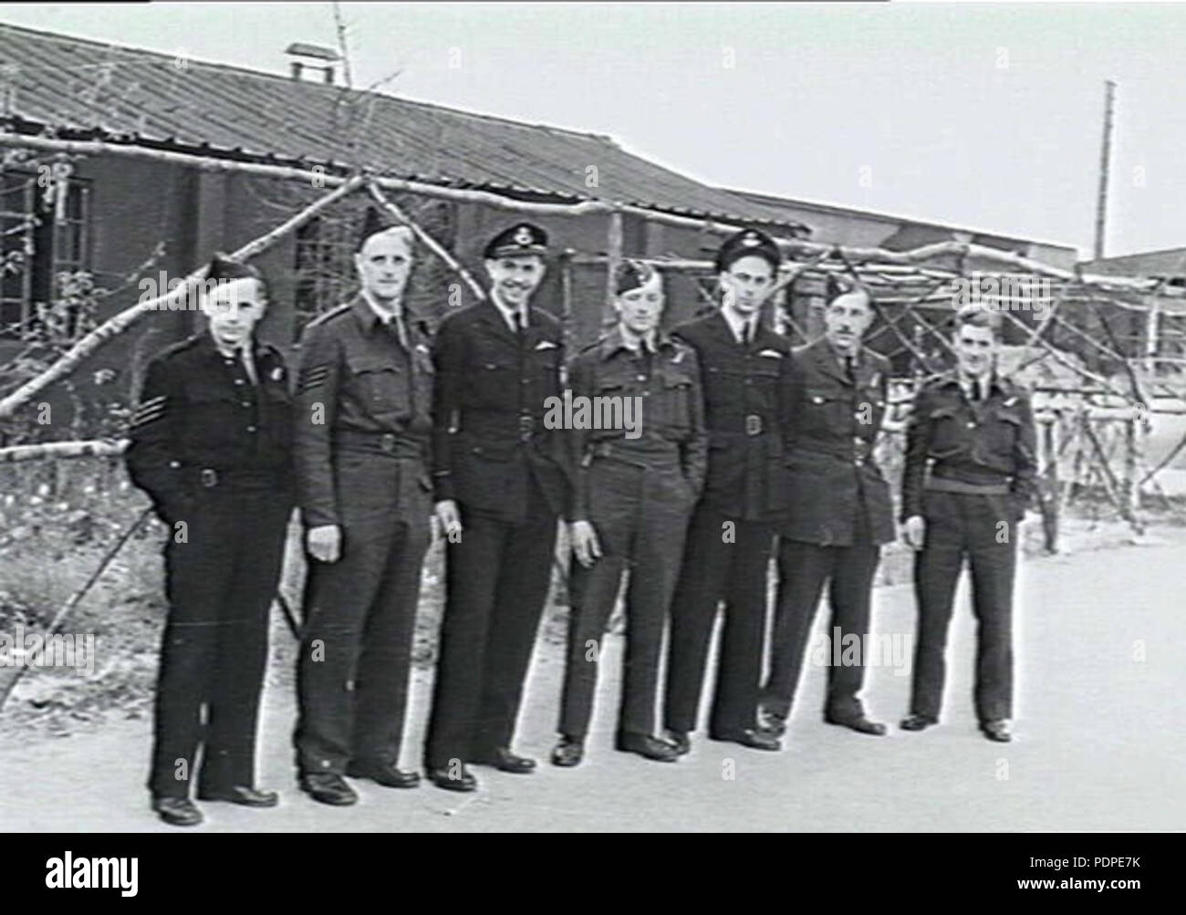 6 458 Squadron RAAF Wellington aircrew RAF Holme-on-Spalding Moor WWII ...