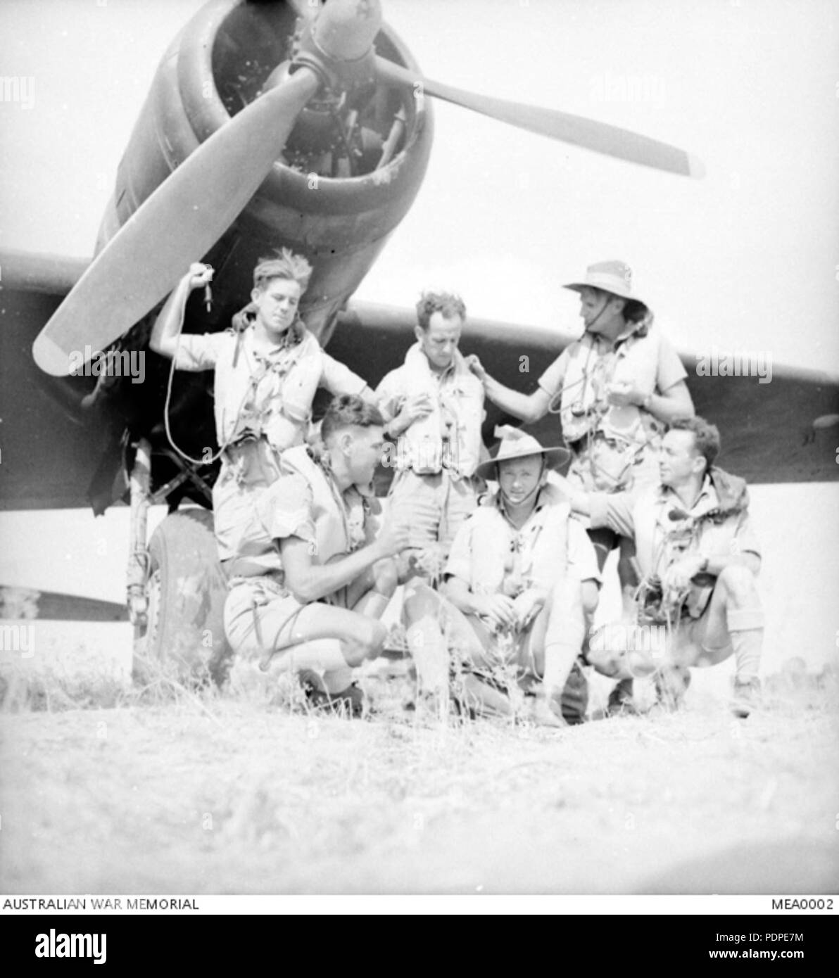 6 458 Squadron RAAF Wellington aircrew Western Desert circa 1943 AWM ...