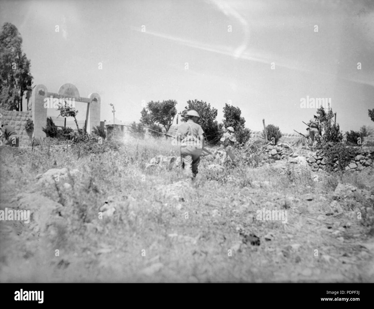 17 Australian 2-33rd Battalion attack Fort Khiam (AWM photo 008208 ...