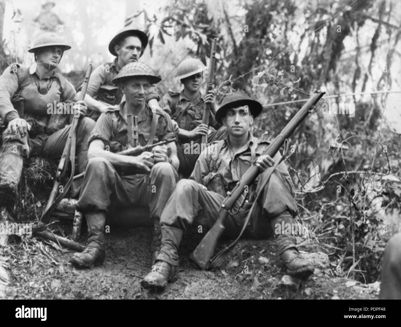 17 Australian 2-9th Inf Bn at Shaggy Ridge in 1944 (AWM photo 064253 ...