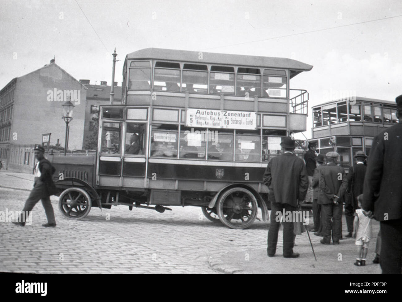 1920s bus hi-res stock photography and images - Alamy