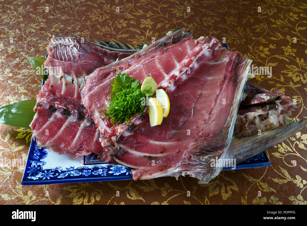 Maguro Nakaochi (Tuna Rib Stock Photo - Alamy