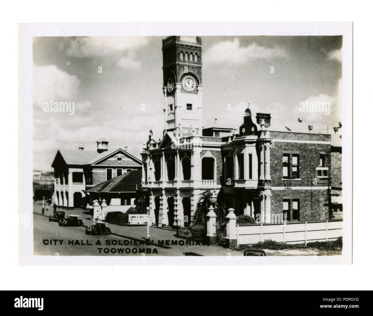 34 City Hall and Soldier Memorial, Toowoomba, c1920 Stock Photo - Alamy