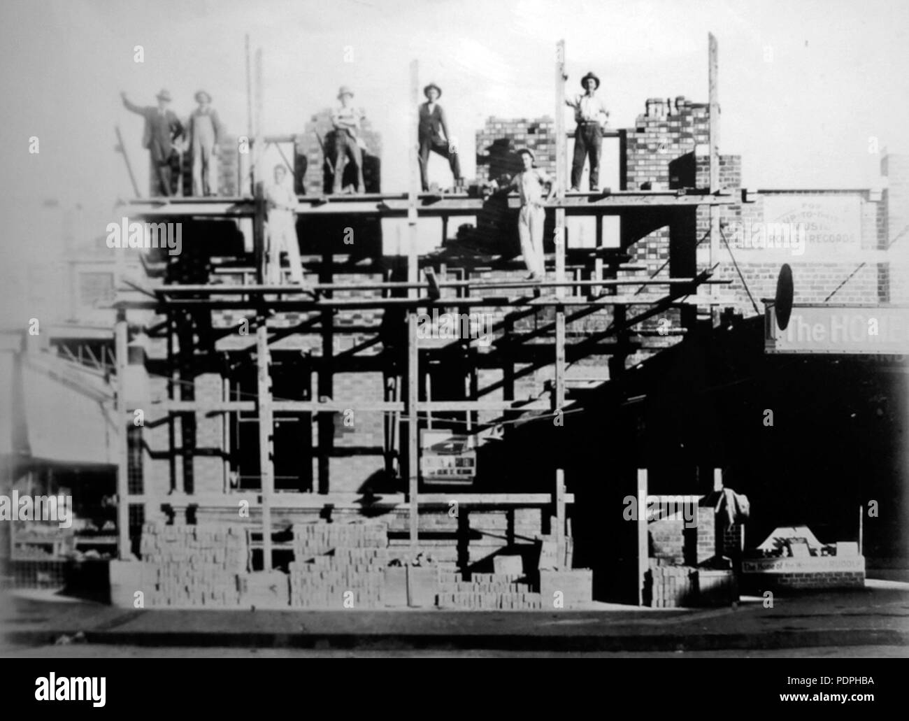 36 Construction of the Commercial Bank in Junee Stock Photo - Alamy