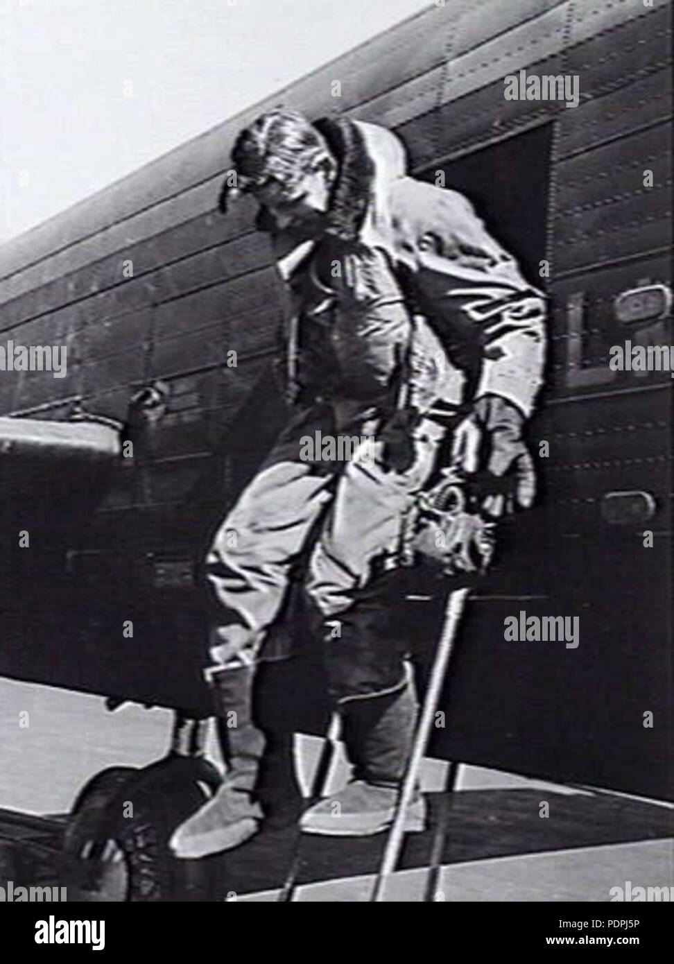 46 Flight Sergeant Meredith of 467 Squadron RAAF Waddington Aug 1944 ...