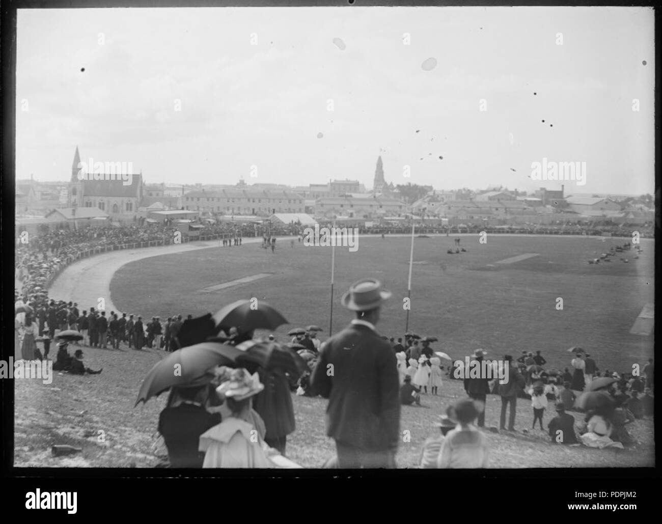 48 Fremantle Oval 1910 Stock Photo - Alamy