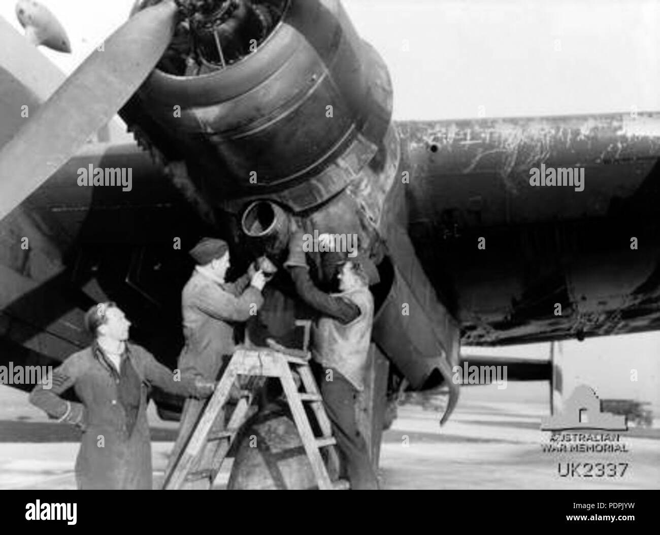 Groundcrew hi-res stock photography and images - Alamy