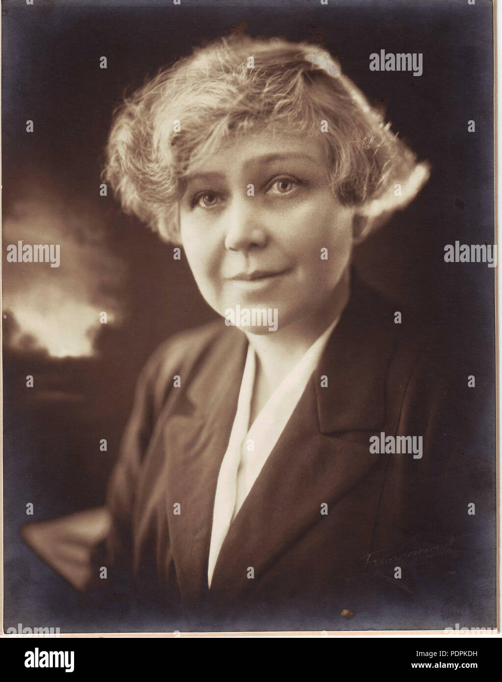 55 Helen Mayo 1914 Stock Photo - Alamy