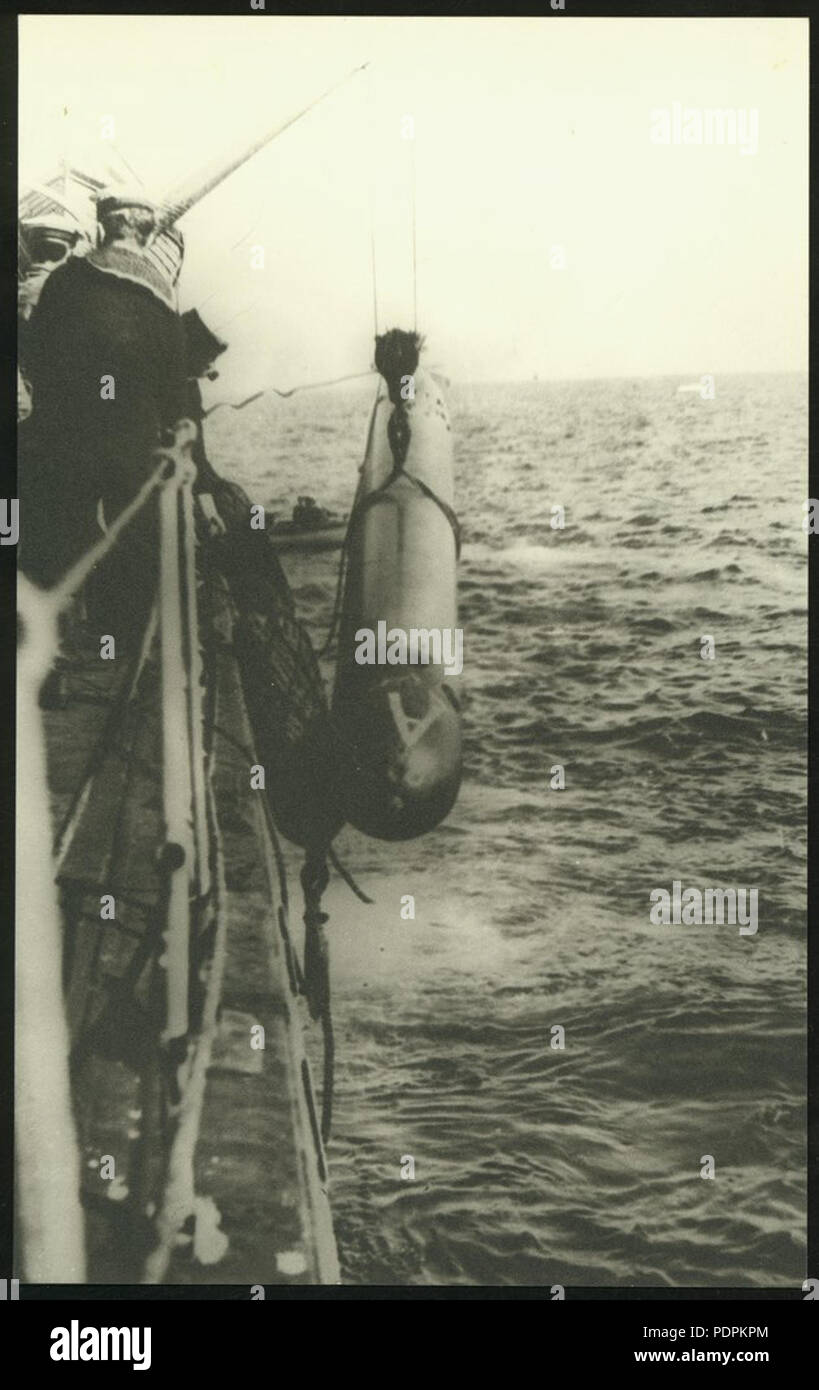 Hmas anzac hi-res stock photography and images - Alamy