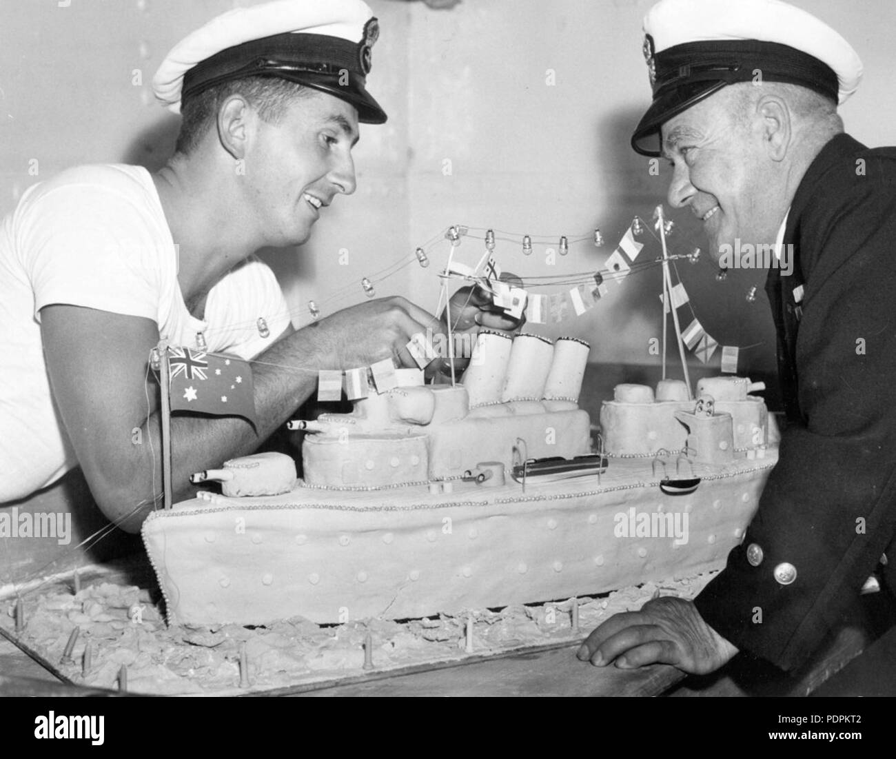 Hmas australia australian warship hi-res stock photography and images ...