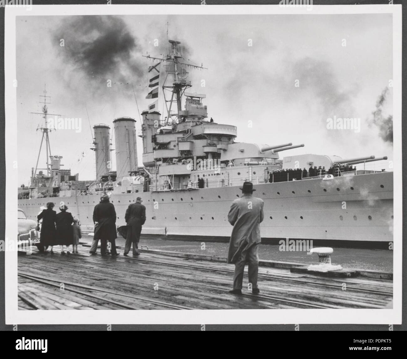 Australian warship hi-res stock photography and images - Alamy