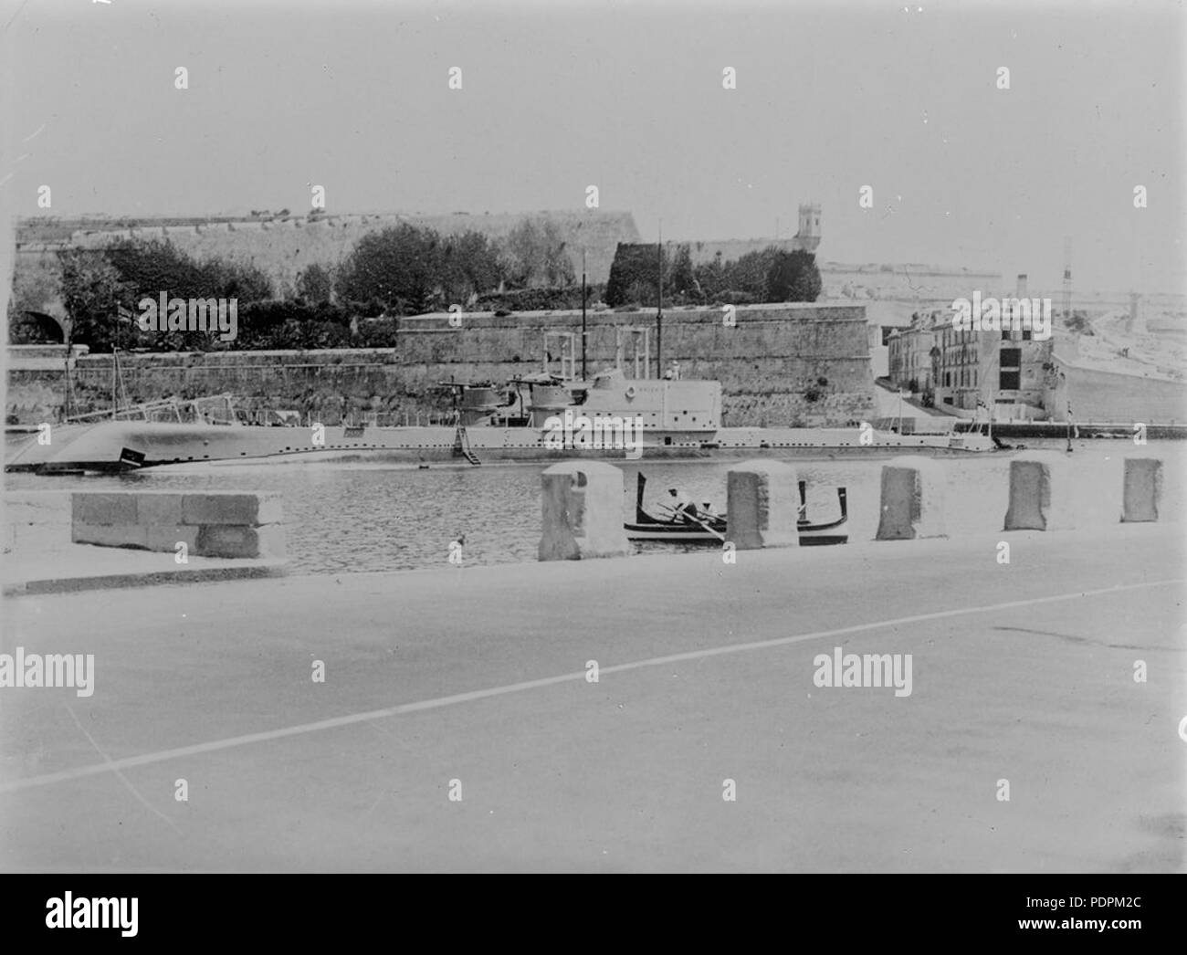Hmas oxley hi-res stock photography and images - Alamy