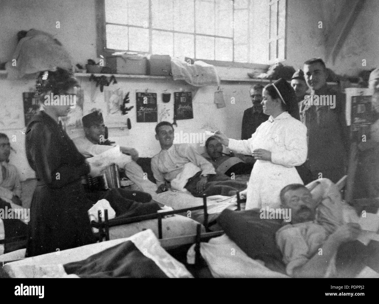 First world war nurse hi-res stock photography and images - Alamy