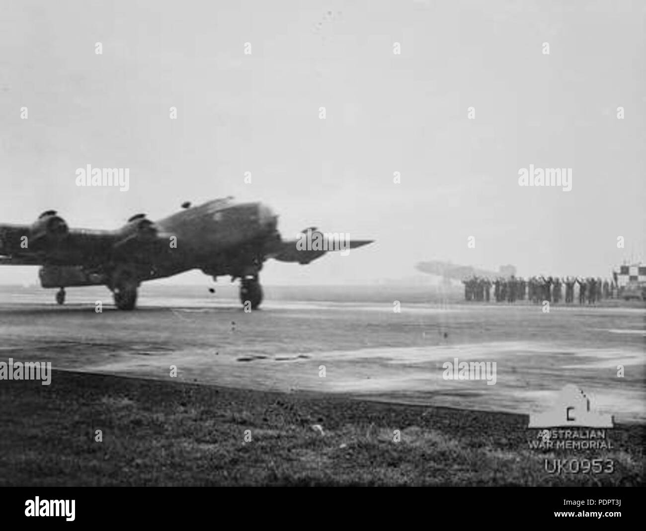 7 466 Squadron RAAF Halifax at Leconfield UK0953 Stock Photo - Alamy