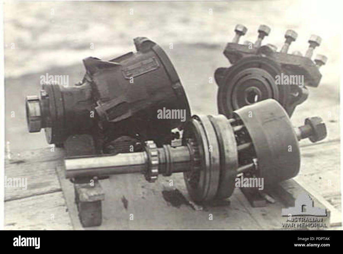 8 9.2 inch gun traversing motor gearbox Oliver's Battery AWM 028751 ...
