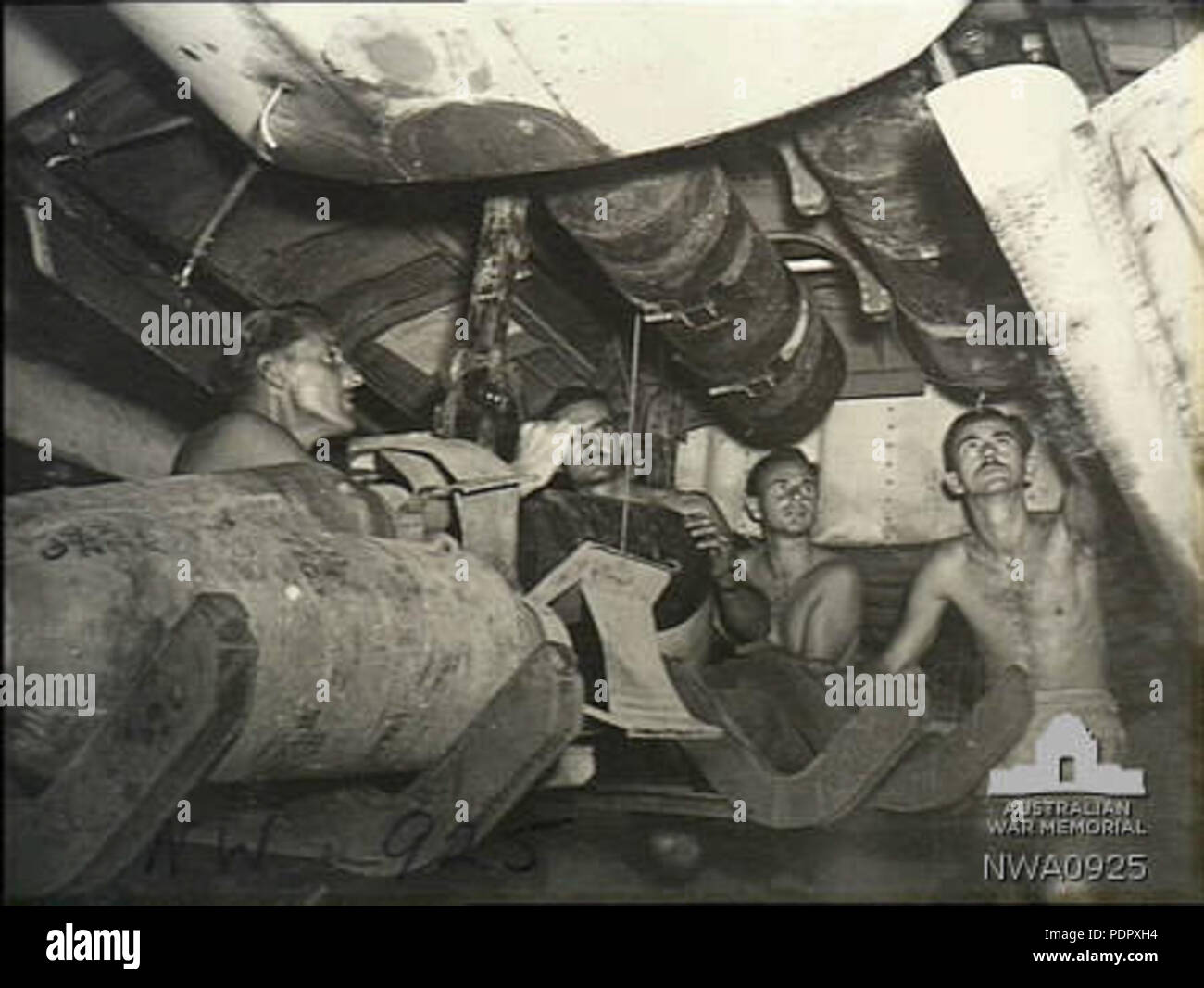 26 Bombing up 13 Squadron RAAF Ventura Jun 1945 AWM NWA0925 Stock Photo ...