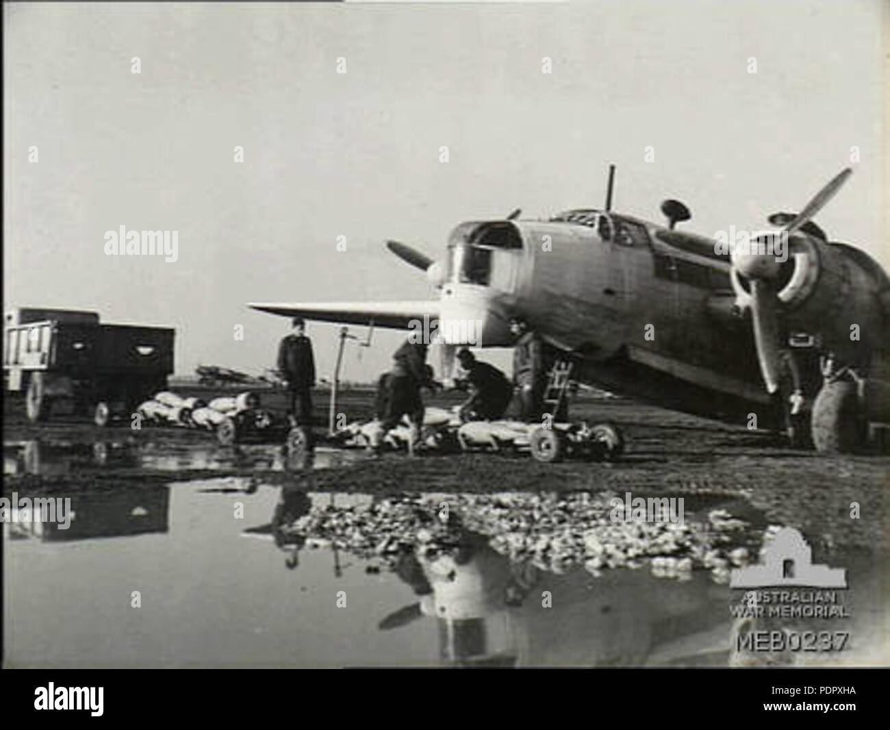 26 Bombing up 458 Squadron RAAF Wellington Foggia Jan 1945 AWM MEB0237 ...