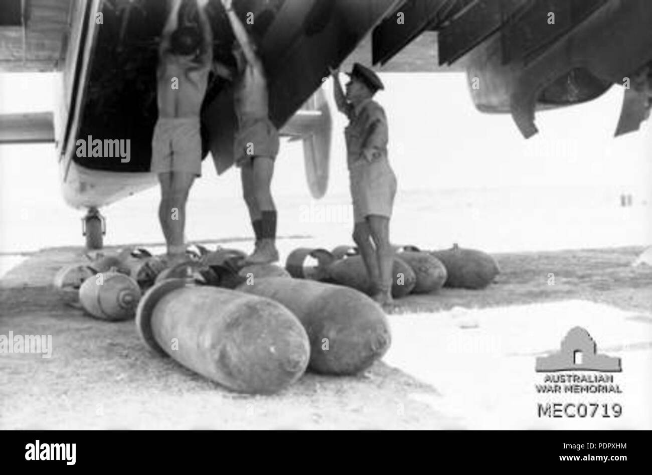 Aircraft bombing of libya hi-res stock photography and images - Alamy