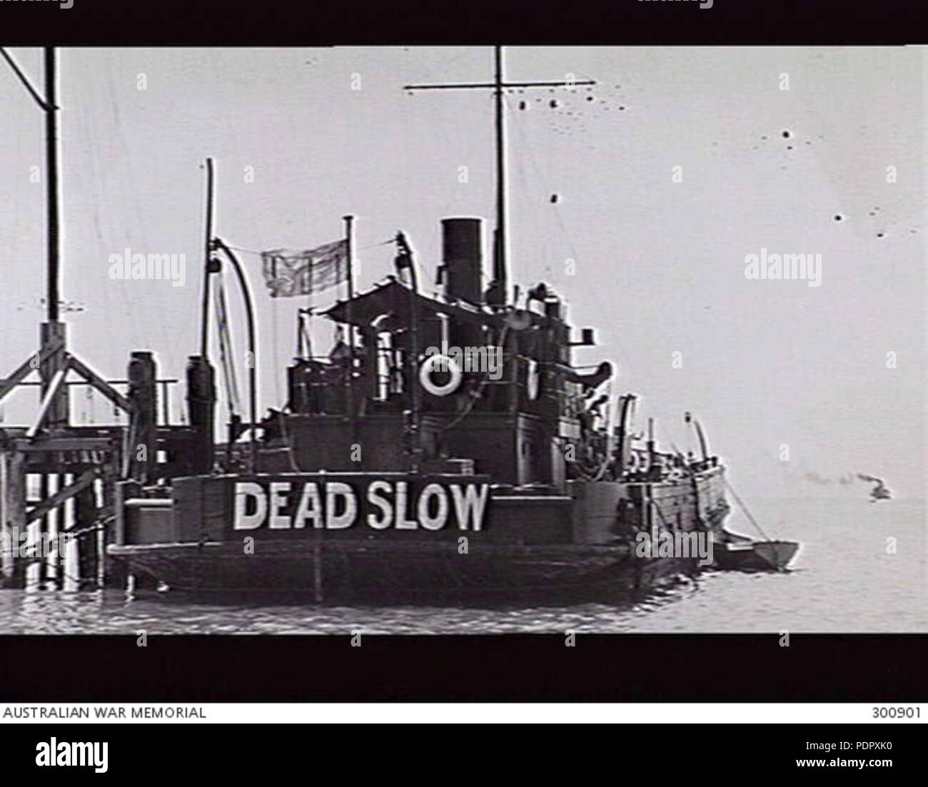 26 Boom Defence Vessel HMAS Kinchela Stern View Stock Photo - Alamy