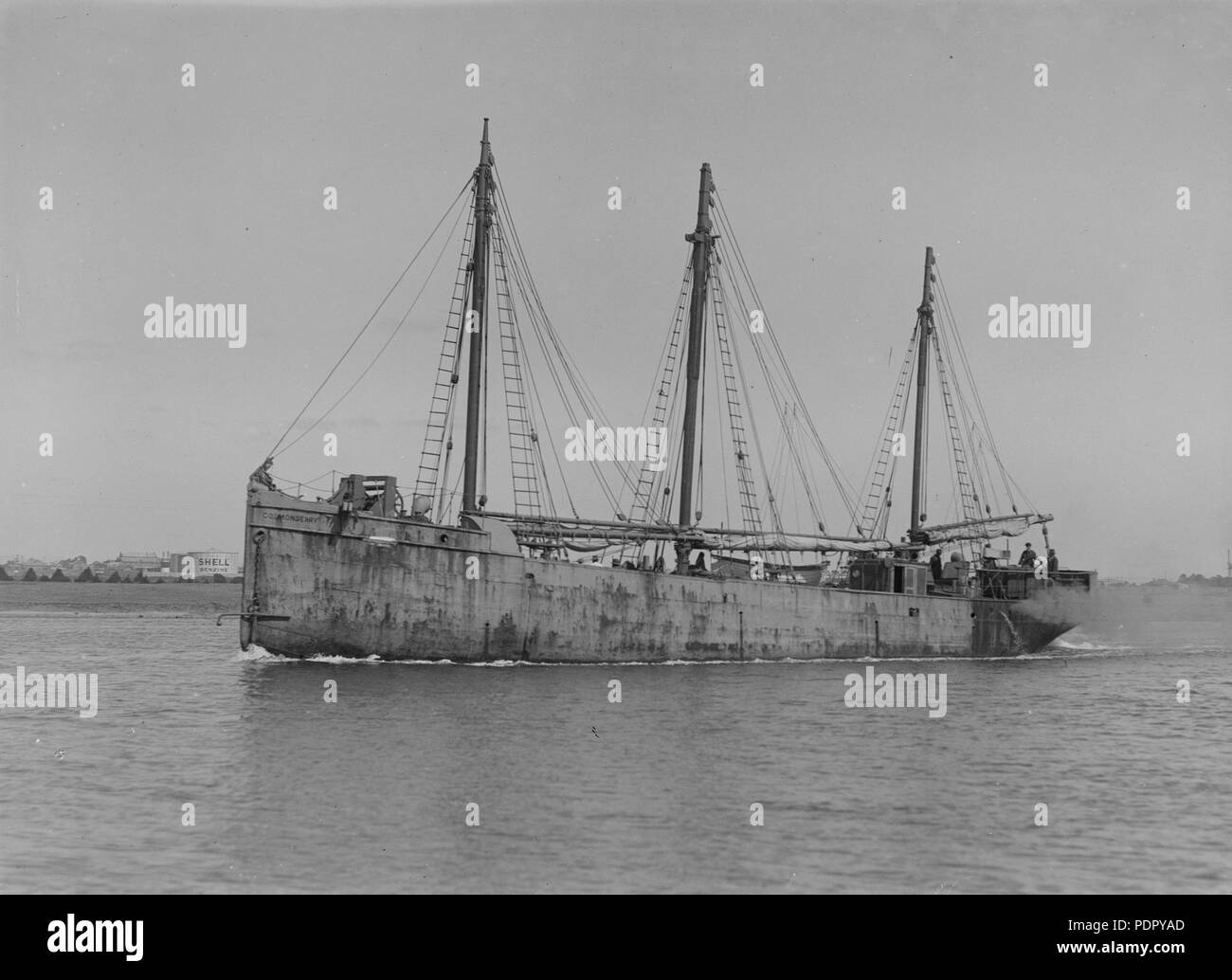 Bilge ship Black and White Stock Photos & Images - Alamy