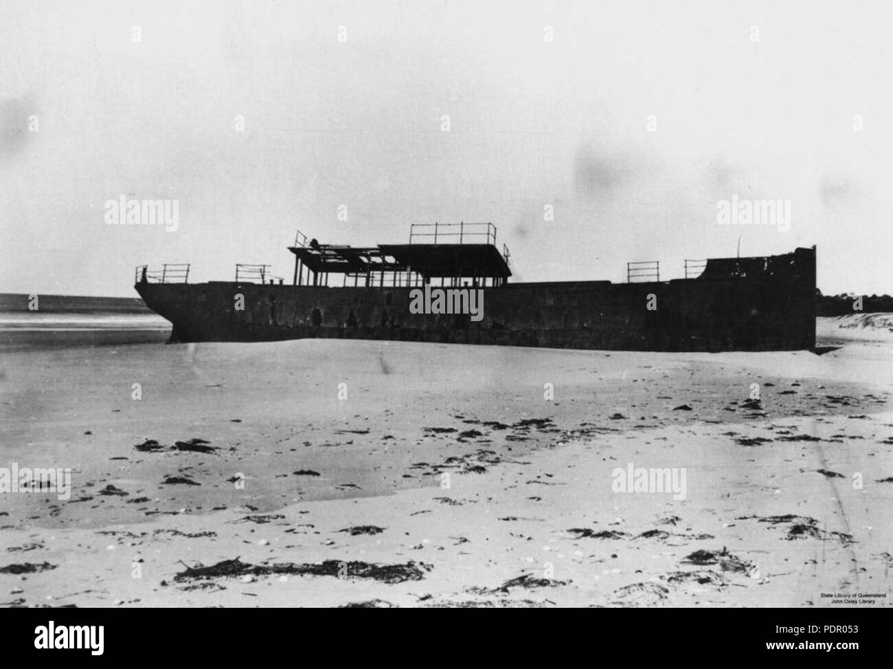 Wreck wreck ship wreck beach Black and White Stock Photos & Images - Alamy