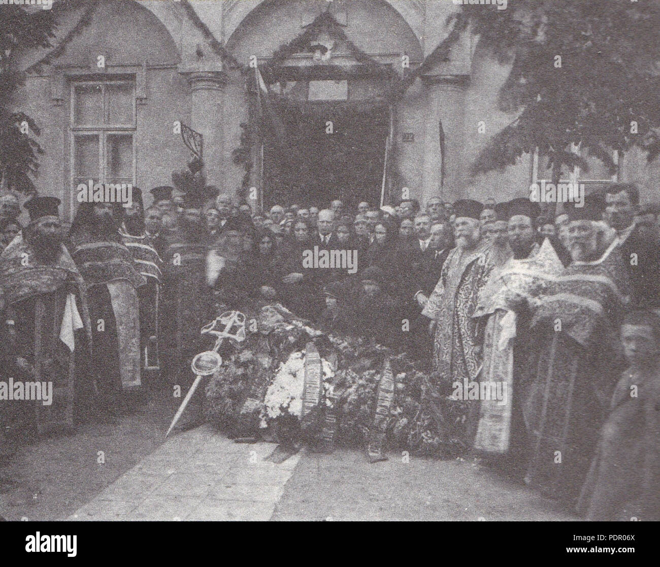 Burial service funeral ceremony hi-res stock photography and images - Alamy