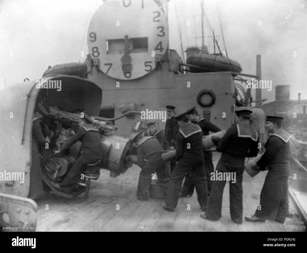 58 HMAS Sydney 6 inch gunners & range clock 1919 AWM EN0177 Stock Photo ...