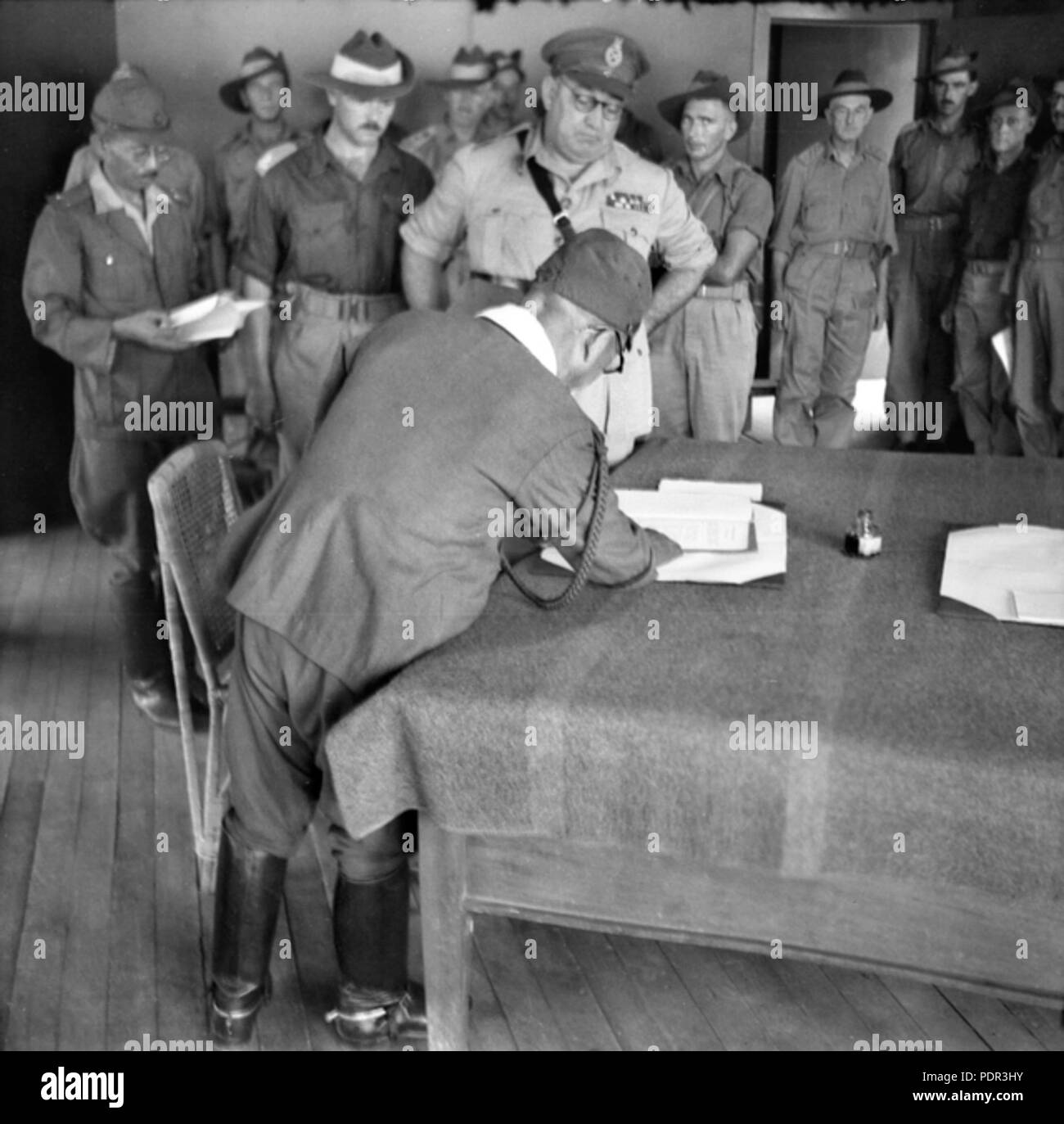 Ww2 pacific japanese hi-res stock photography and images - Alamy