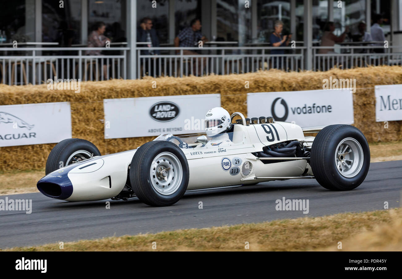 1963 Lotus-Ford 29 Indianapolis racer with driver Lee Clark at the 2018 ...