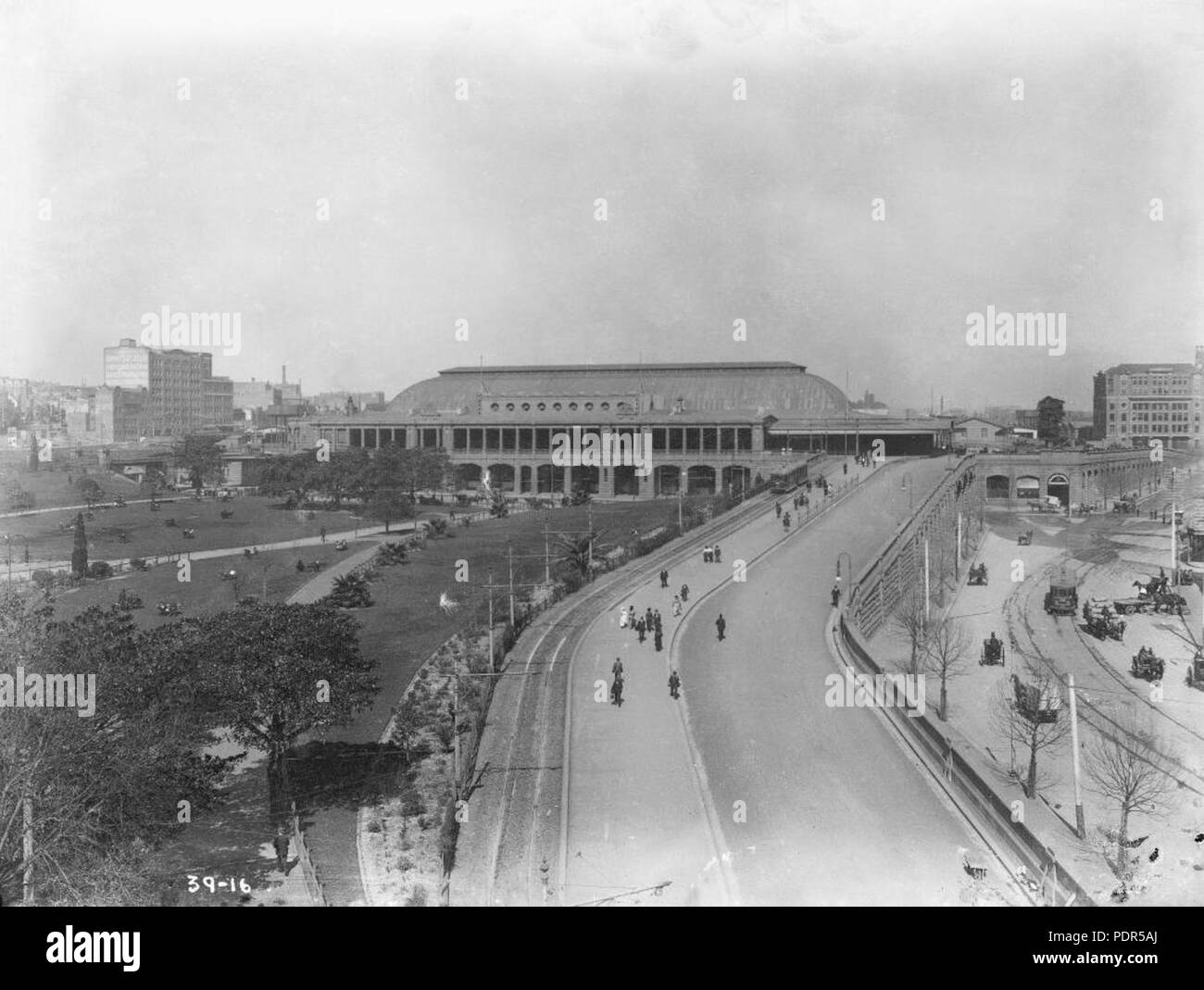 Railway lines building construction Black and White Stock Photos ...