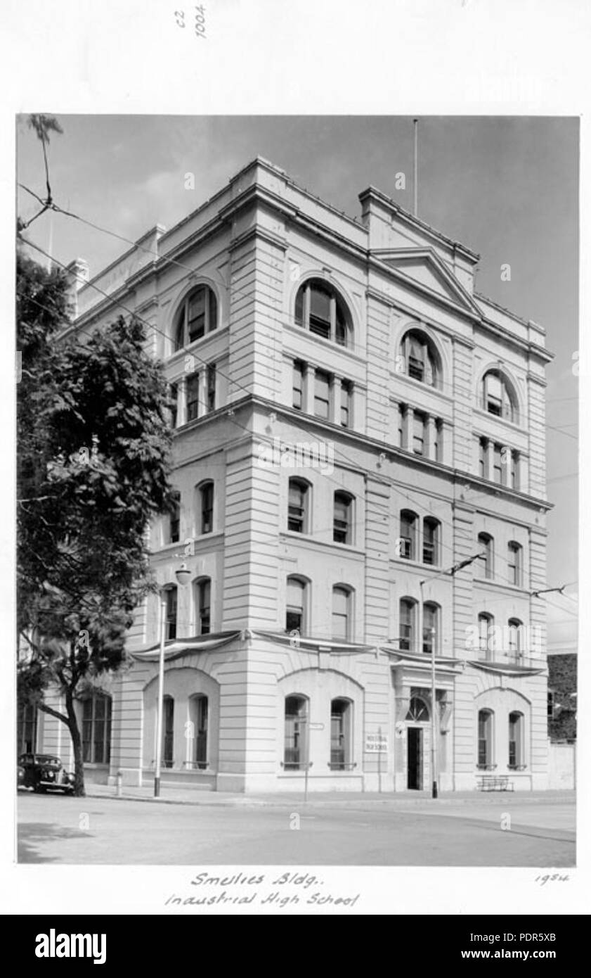 1950s school building hi-res stock photography and images - Alamy