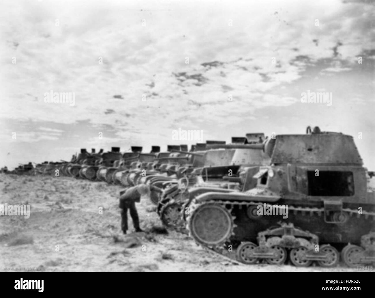 Italian tanks wwii hi-res stock photography and images - Alamy