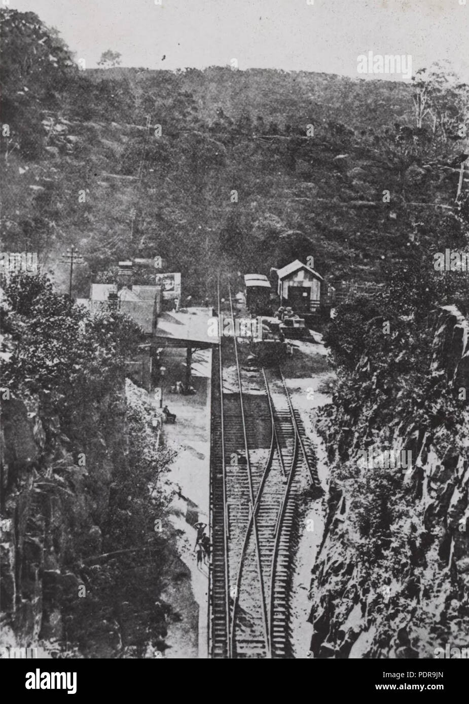 Helensburgh railway station hi-res stock photography and images - Alamy