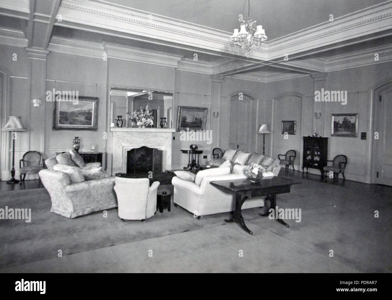 House reception hi-res stock photography and images - Alamy